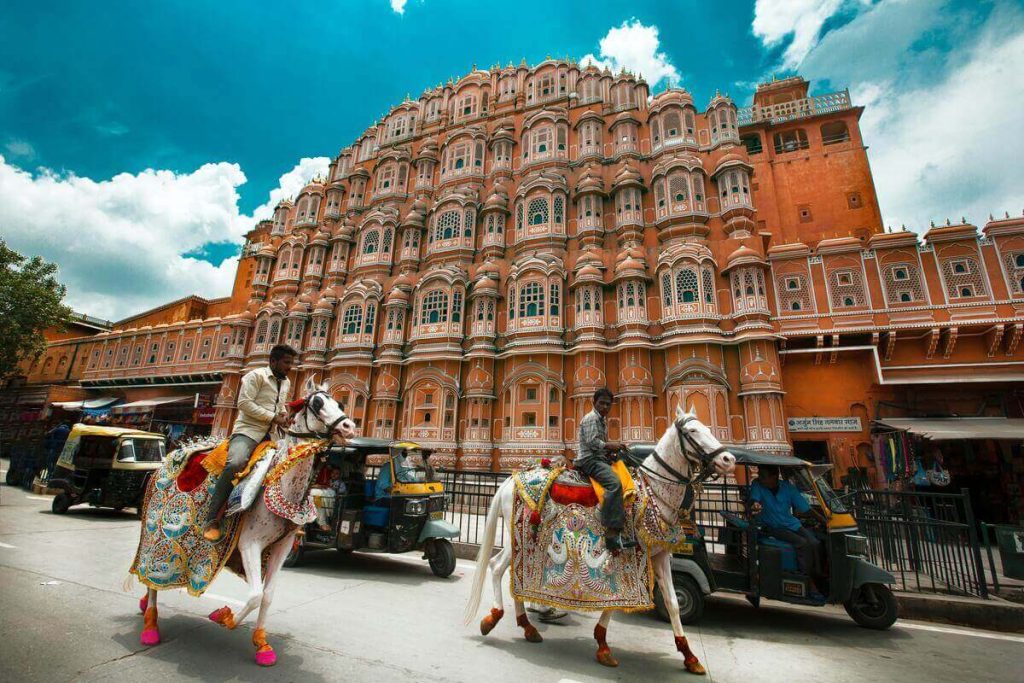 Frugal Travelers Guide To Ultimate Budget Trips In India Frugal Travelers Guide To Ultimate Budget Trips In India